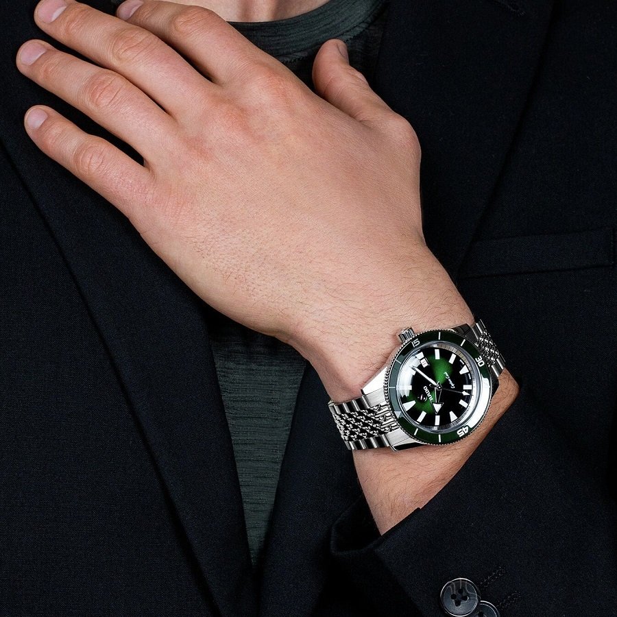 Đồng hồ Rado Captain Cook R32505318 chính hãng 100%