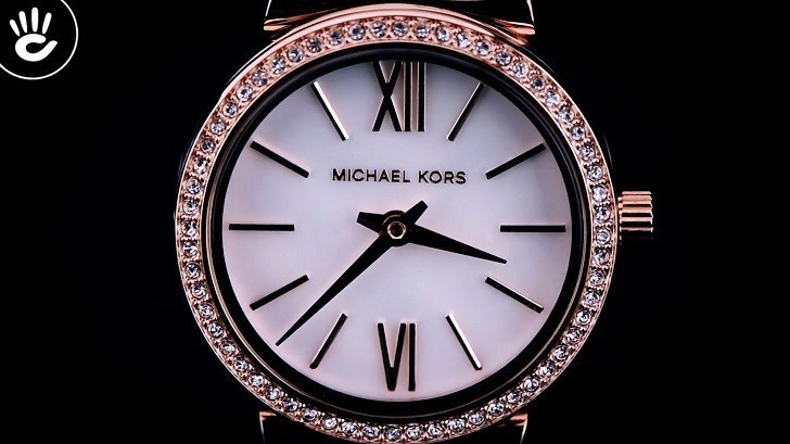 Đồng hồ Michael Kors MK2715: giá rẻ và thay pin miễn phí