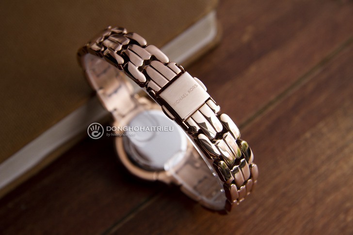 Đồng hồ Michael Kors MK4413 Lấp lánh với những viên pha lê