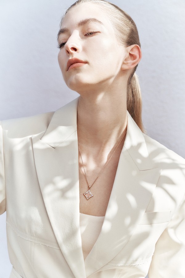 Sức hút dây chuyền Saga 53585 RGPK-XL đính đá Swarovski