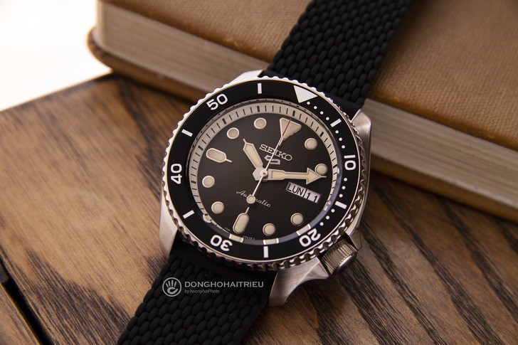 Đồng hồ nam Seiko SRPD73K2 máy cơ, trữ cót lên đến 40 giờ