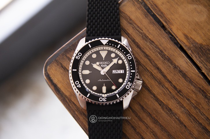 Đồng hồ nam Seiko SRPD73K2 máy cơ, trữ cót lên đến 40 giờ