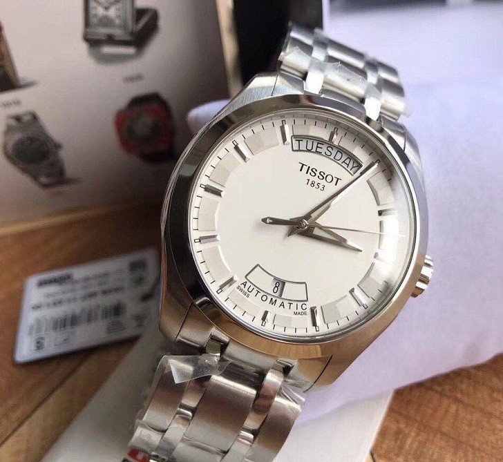 Đồng hồ Tissot T035.407.11.031.00 bộ kim phủ lớp dạ quang