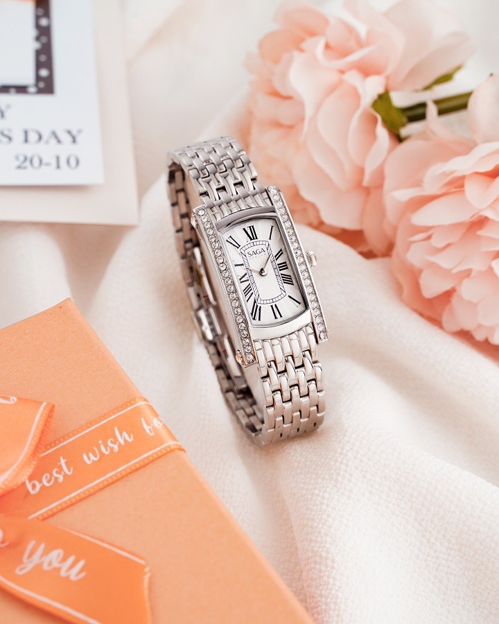 Mở bán BST đồng hồ Saga Stella Retangle