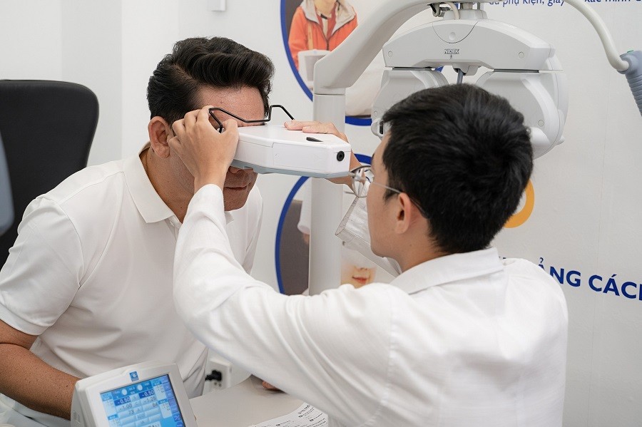 Mắt kính hàng hiệu, cao cấp, chính hãng 100%, mẫu mới 2025