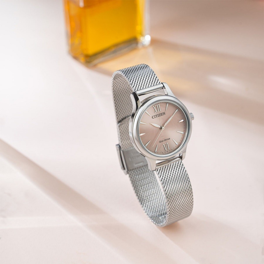 Đồng hồ Citizen nữ 30.5mm Eco-Drive EM0899-81X