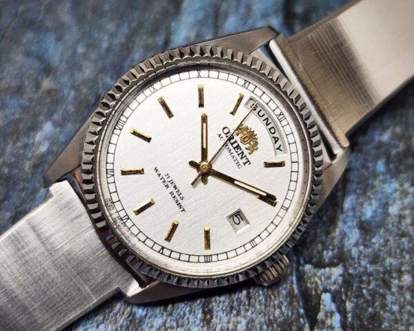 Orient Day Date President: Phong cách Rolex, giá trị hợp lý