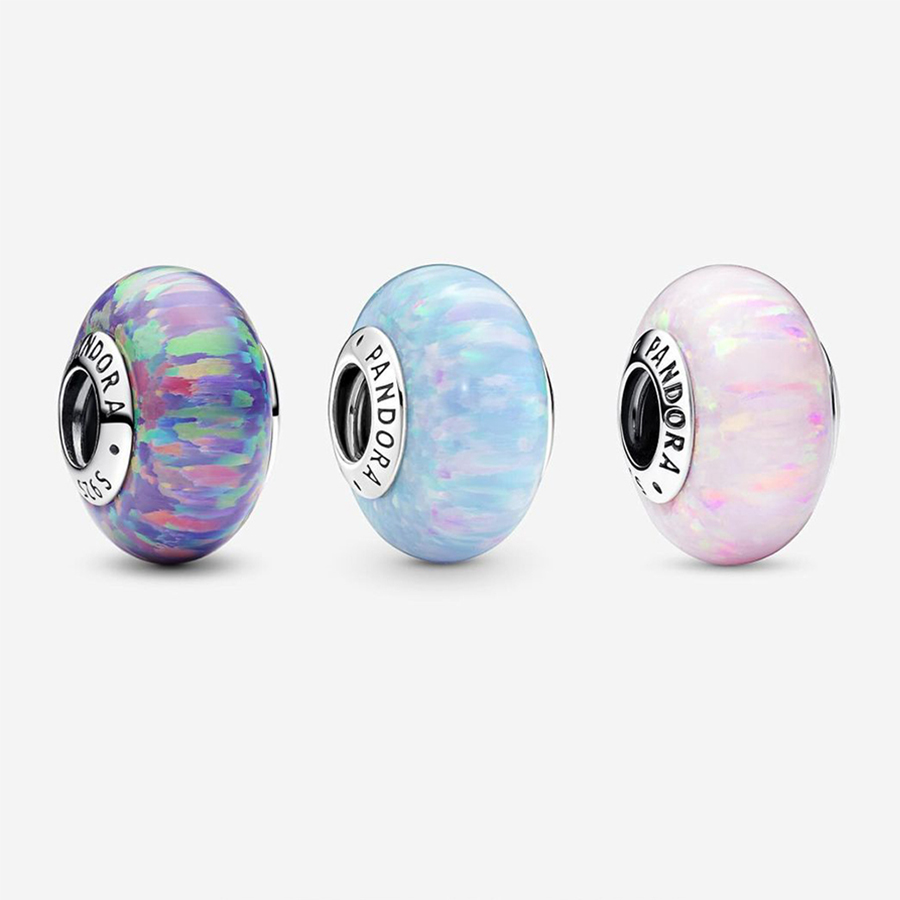 Charm là gì? Ý nghĩa, Phân loại & Giải mã 3 sự thật thú vị