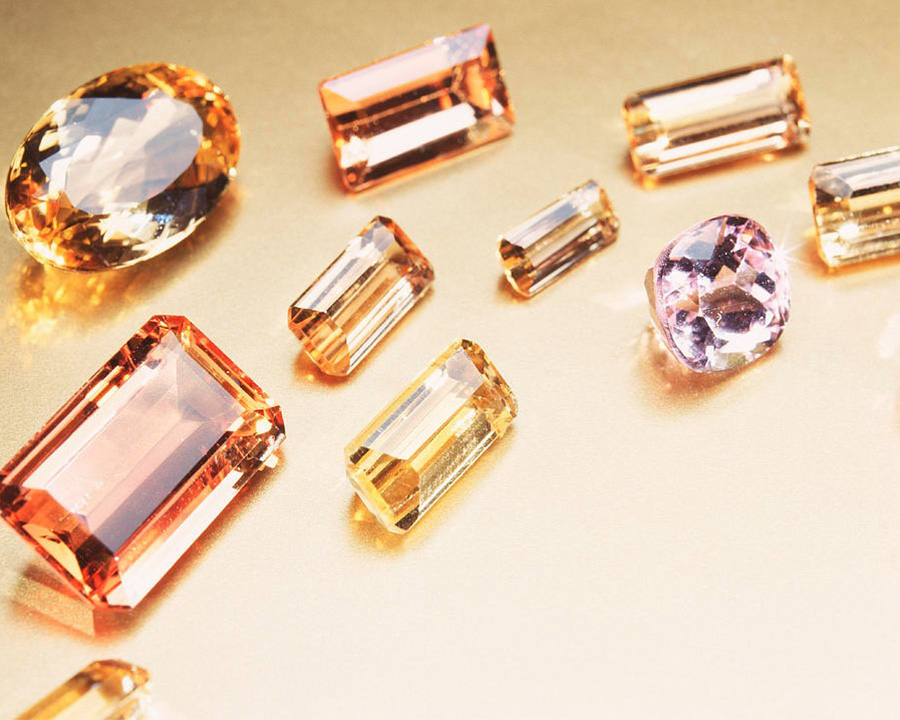 Đá Topaz là gì? Ý nghĩa, tác dụng & giải mã 5 sự thật thú vị